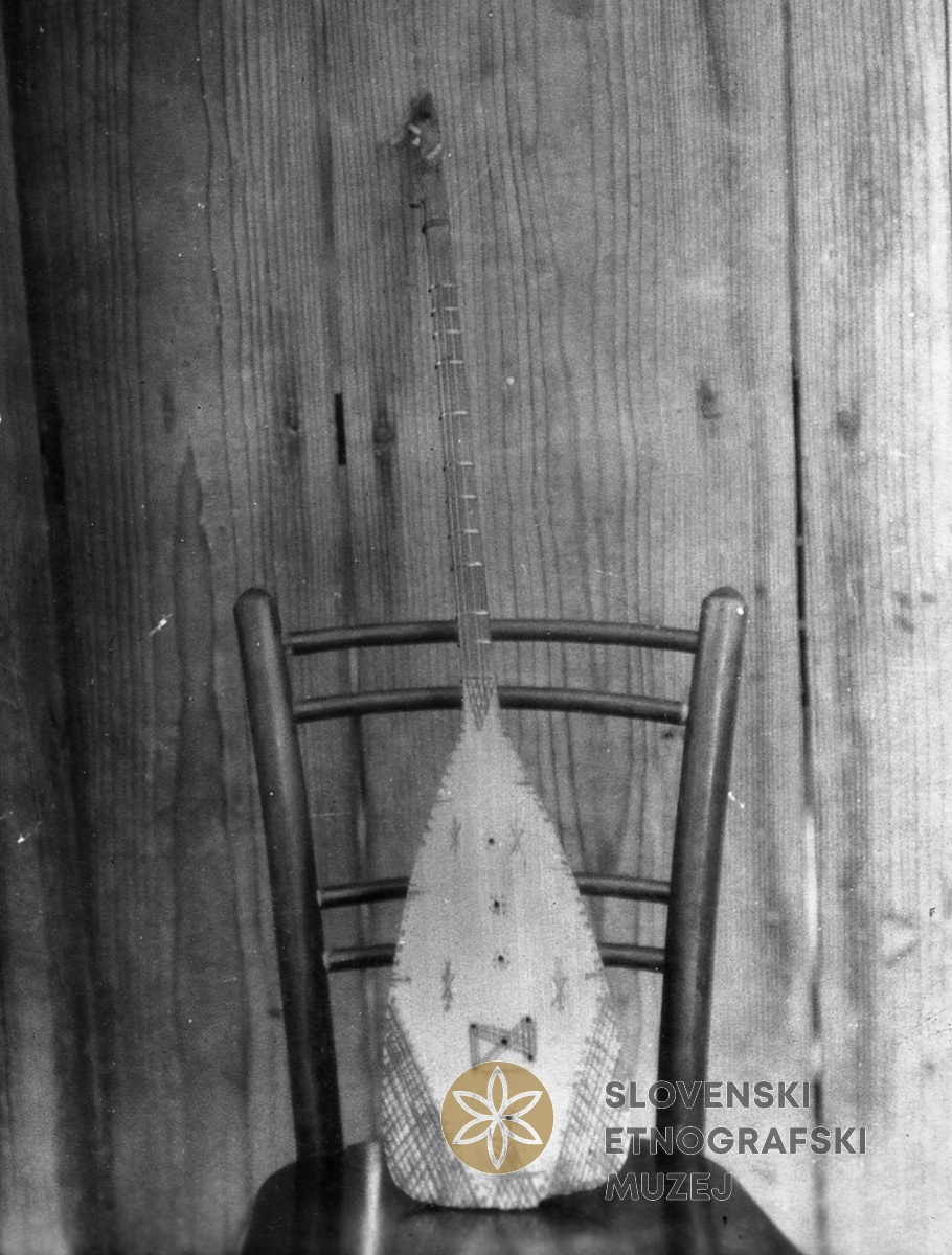 Glasbilo | Slovenski etnografski muzej