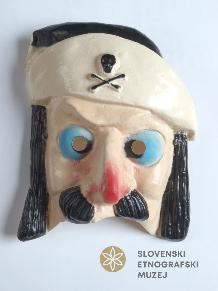 Plastične pustne maske | Slovenski etnografski muzej